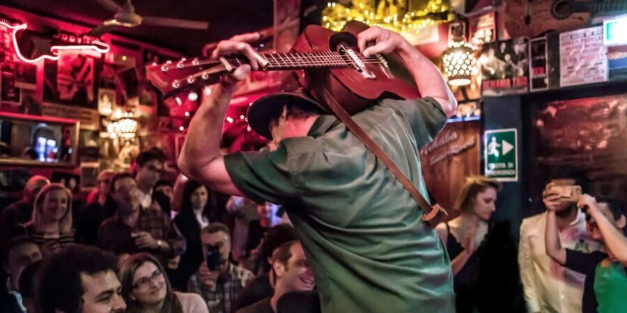 Milan Social Walk: Bars, Squares & Local Vibes