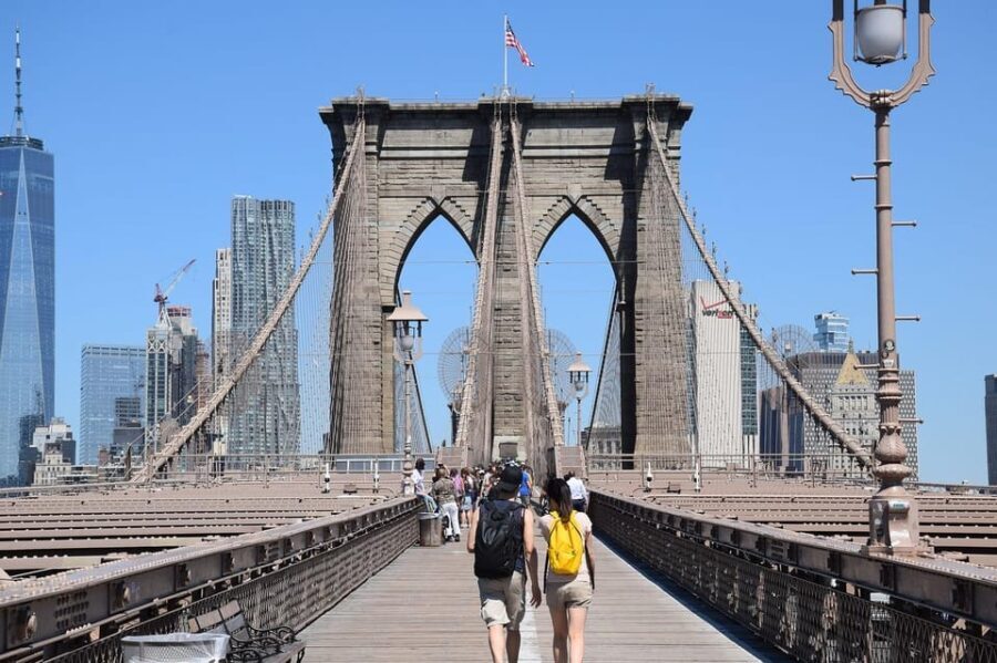New York City: Brooklyn Bridge and Manhattan Guided Tour - What Makes This Tour Stand Out?