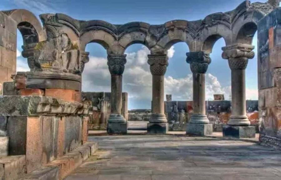 Private Day Trip to UNESCO Heritage: Etchmiadzin & Zvartnots