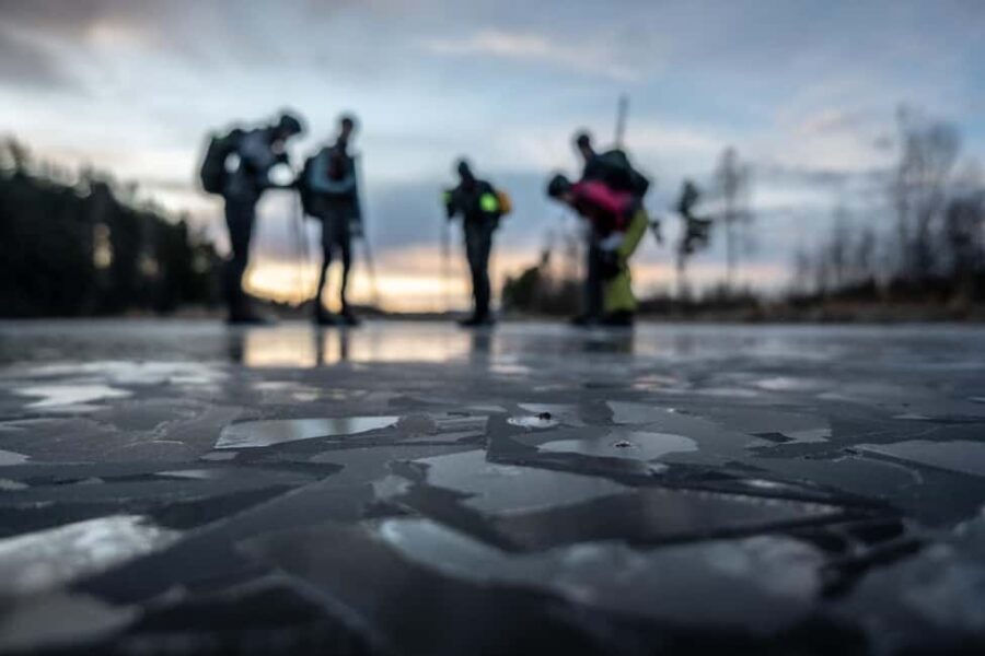 Stockholm: Guided Natural Ice Skating Tour with Lunch & Fika
