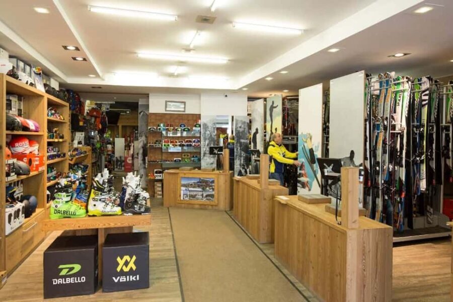 Winter Equipment Rental - Maison Clataud Sport Sauze 2