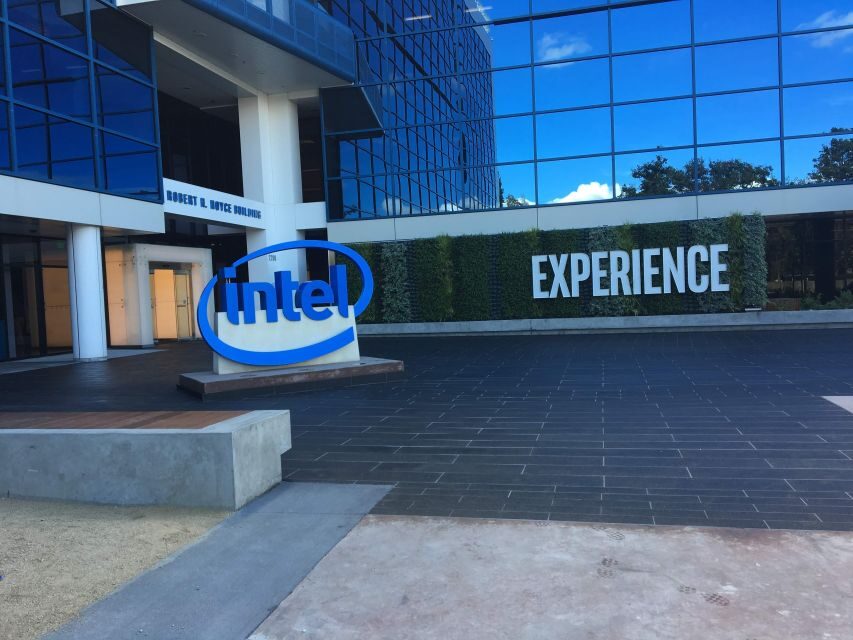 A Custom Group Tour of Silicon Valley with driving service - Apple Park from the Visitors Center