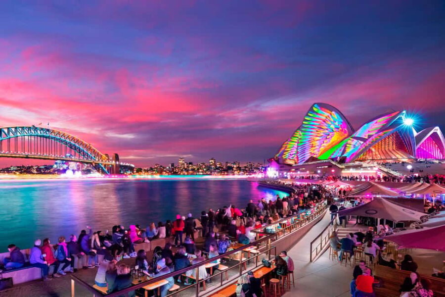 Sydney: Premium Catamaran Vivid Cruise with Welcome Drink - An In-Depth Look at the Experience