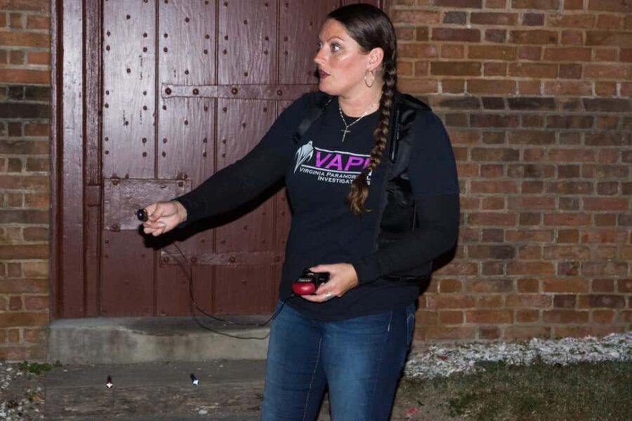 Williamsburg: Echoes of Twilight Late-Night Ghost Tour - Detailed Breakdown of the Itinerary