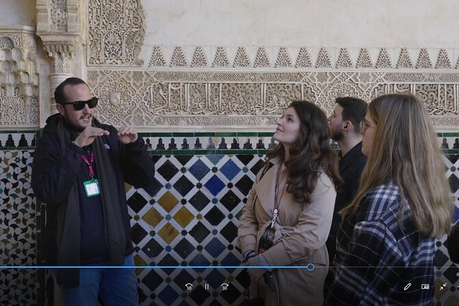 Alhambra: Small Group Tour with Local Guide & Admission - Key Points