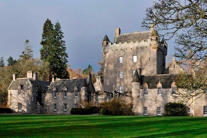 Cawdor Castle, Inverness, Culloden, Outlander and Loch Ness Tour - A Day Packed with Highland History and Iconic Sights