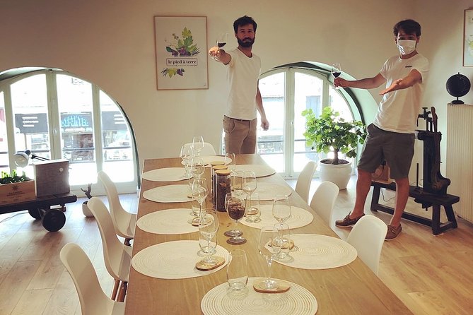Make your own cuvée of Bordeaux wine - The Core of the Experience: Tasting and Blending