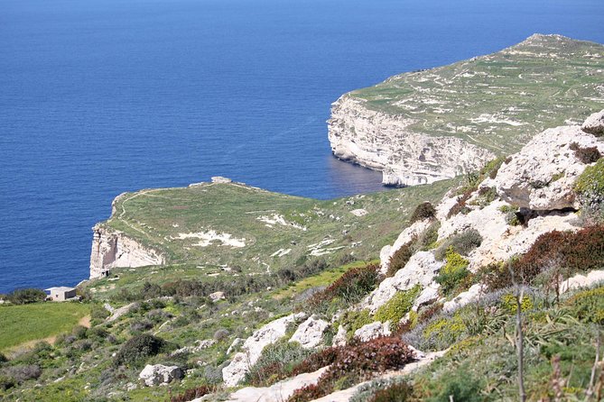 Mdina, Rabat, Dingli cliffs, San Anton gardens, Ta' Qali & Mosta guided tour - Transportation and Group Dynamics