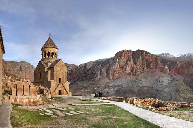 Small Group Day Trip to Khor Virap Noravank and Areni Winery - The Itinerary: What Youll Experience