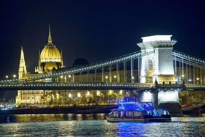 4 course Dinner Cruise with Operetta and Folk Show