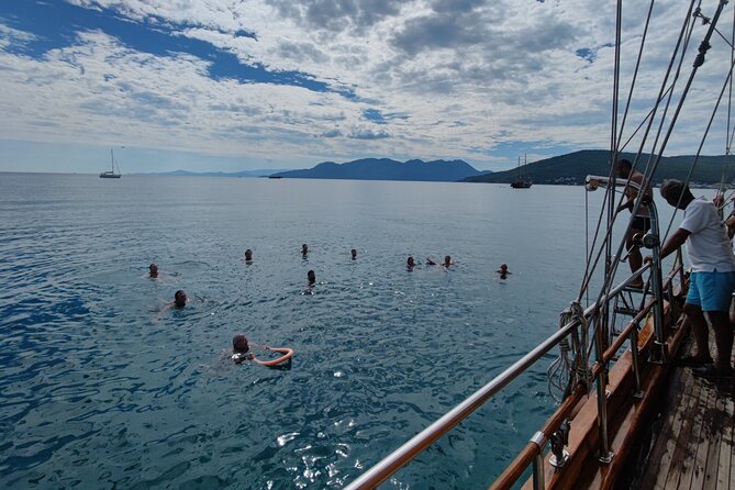 Athens cruise: Agistri, Moni/Metopi, Aegina with lunch & drinks