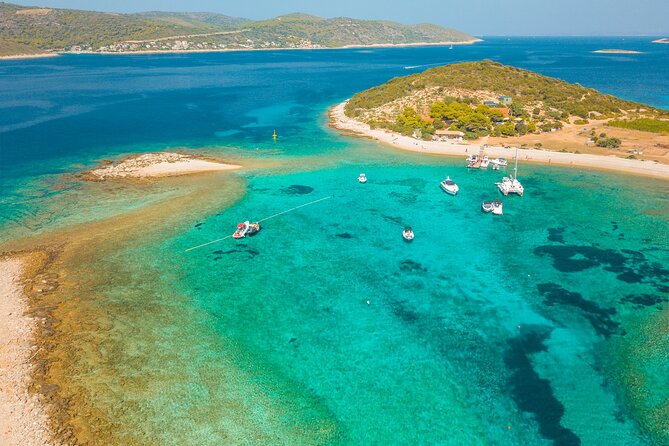 Blue Lagoon Tour from Split with Bottled Water and Wine Included