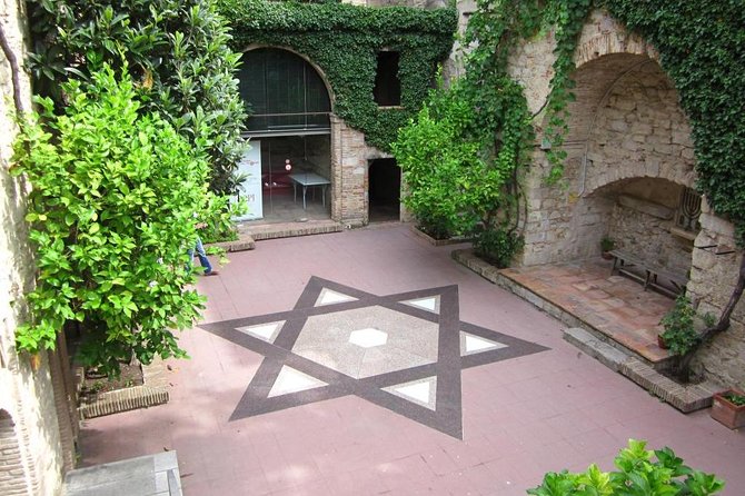 Girona Guided Tour with Cathedral, Arab Baths & St Feliu Basilica
