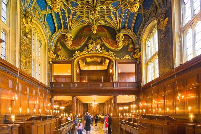 Hampton Court Guided Tour. Full day Access & High Tea