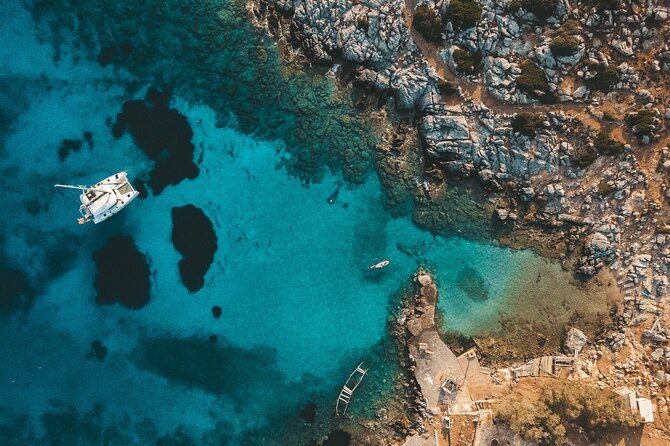 Heraklion: Luxe Catamaran Sailing Cruise to Dia Island with Lunch