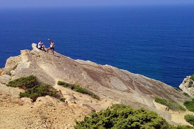 Jurassic Hiking tour to footprints of dinosaur in Espichel Cape