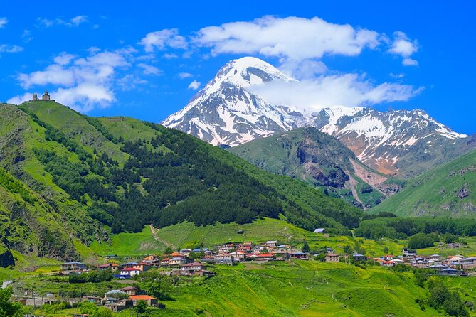 Kazbegi Full-Day Private Tour with Scenic Stops from Tbilisi