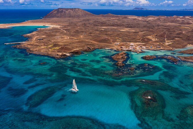 Lobos Island Half-Day Sailing Tour with Lunch