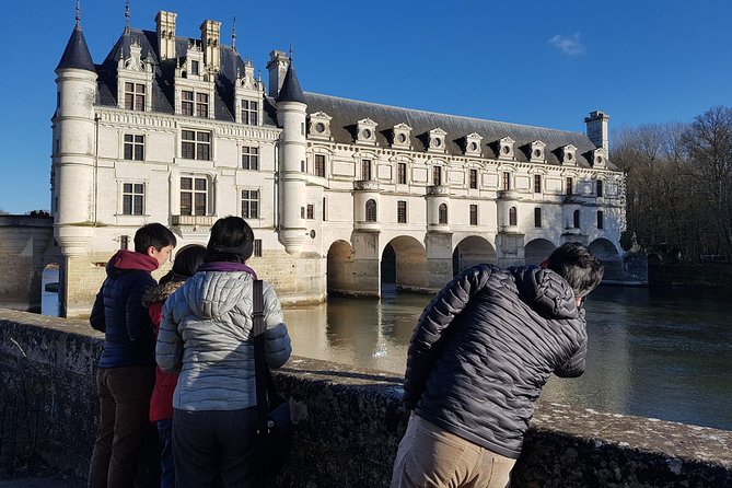 Loire Valley Day Tour Chambord and Chenonceau plus Lunch at a Private Castle