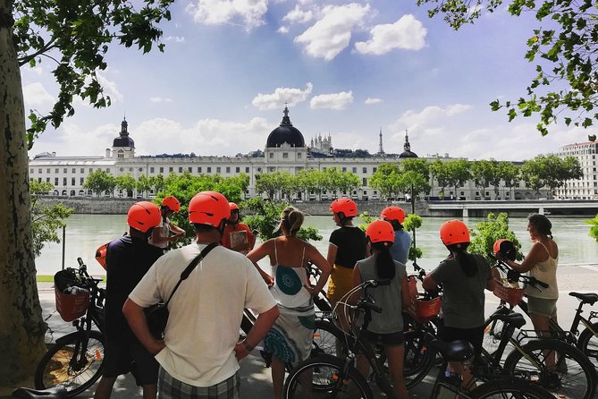 Lyon Electric Bike Tour including Food Tasting with a Local Guide