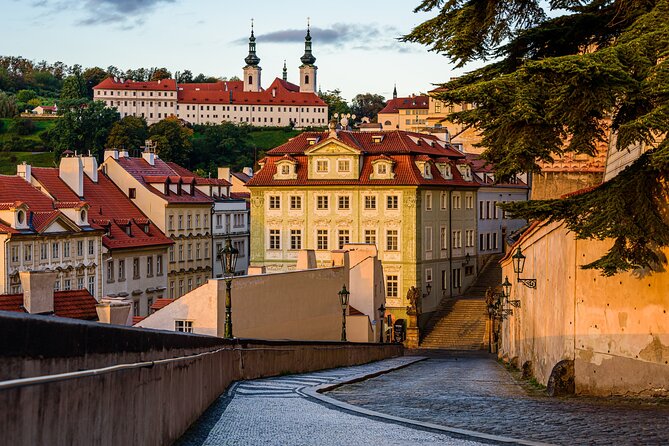 One Prague Tour: The Castle Side with local Food & Beer