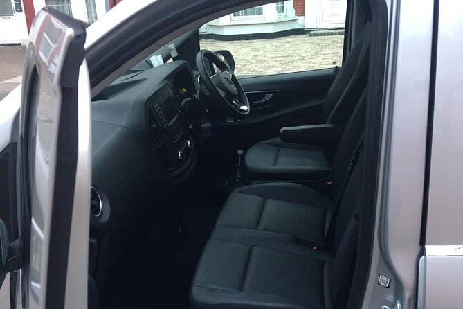 One Way Taxi Transfer from London to Gatwick Airport