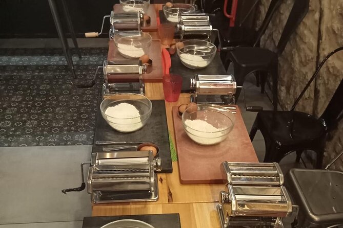 Pasta and Tiramisu Cooking Class with Lunch and Wine in Sorrento