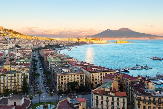 Pompeii & Naples Tour from Rome by Train, Includes Lunch