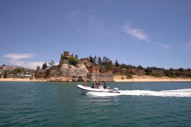 Portimão: Benagil Caves Speedboat Tour