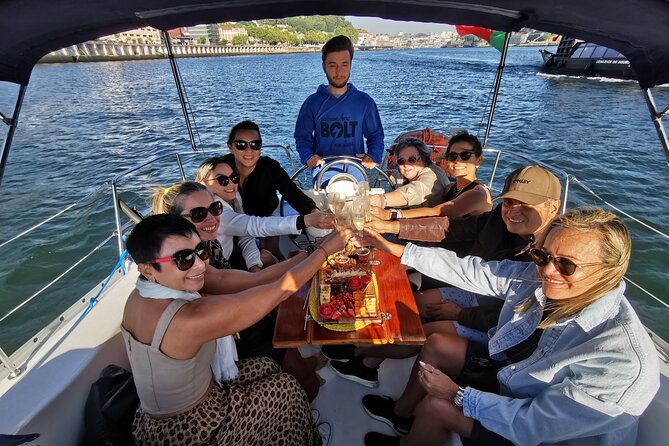 Porto: Wine and cheese tasting on a sailboat on the Douro River