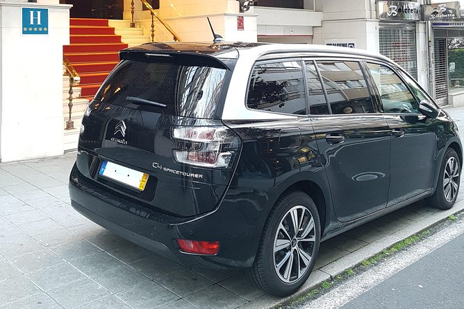 Private Transfer from Lisbon to Porto with WiFi on Board