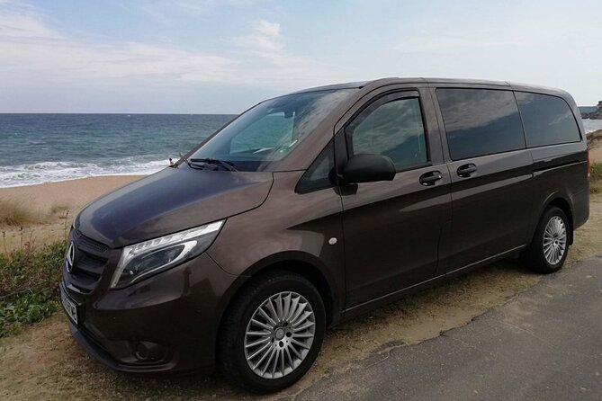 Private Transfer from Prague Airport to Prague City Hotels 1 - 7 pax