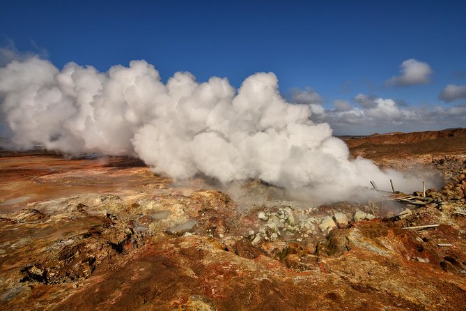 Reykjanes Geopark Small-Group Tour with Airport Transfer