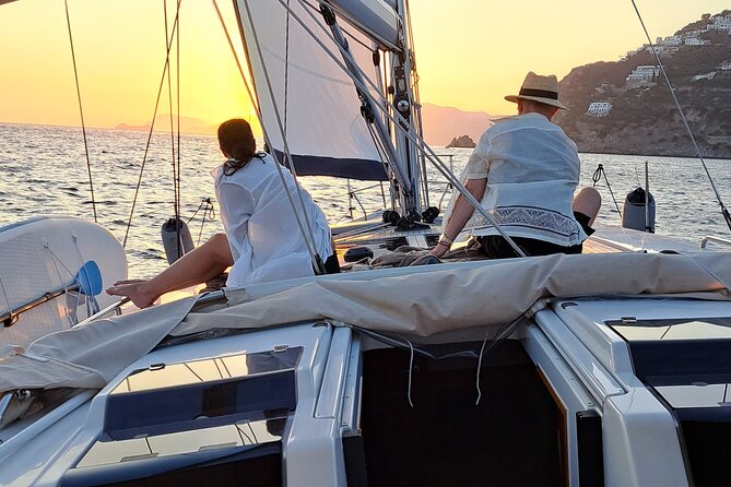 Small Group Sailing Tour in Amalfi Coast with Aperitif