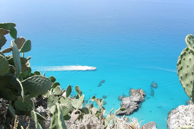 The best Boat Tour from Tropea to CapoVaticano, max 12 passengers