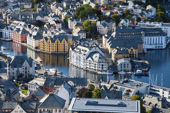 Alesund Shore Excursion: The Ultimate Sightseeing Tour - Practical Aspects and Value