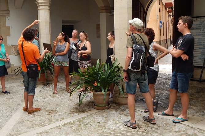 Private walking tour in Palma de Mallorca with local guides. - Who Is This Tour Best Suited For?