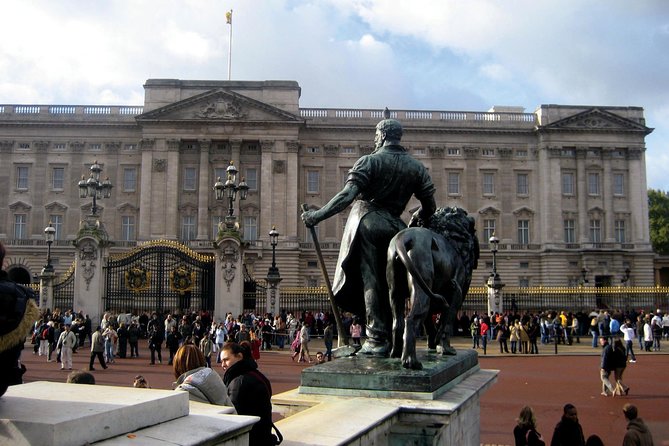 London Full Day Sightseeing Tour with London Eye & Snack Pack - FAQ