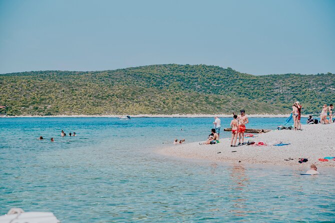 Blue cave, Mama Mia and Hvar, 5 island speedboat tour from Trogir - FAQ