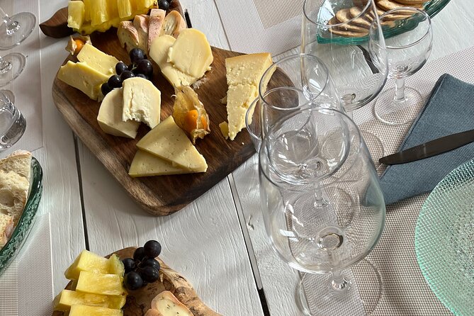 Wine, Cheese & Charcuterie Tasting, including complimentary tour - FAQ