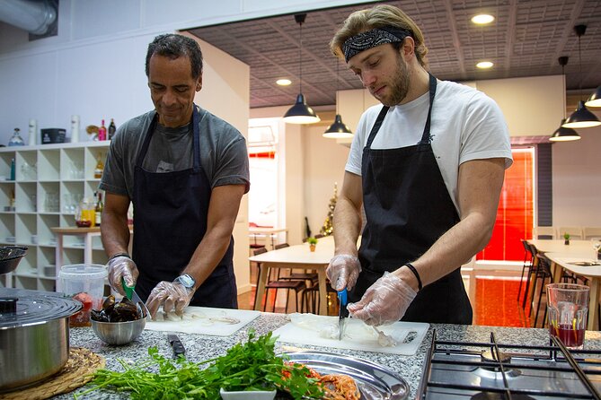 Seafood paella cooking class, tapas and visit to Ruzafa market.