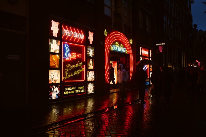 2-hour Red Light District and Old Town Walking Tour in Amsterdam - Key Points