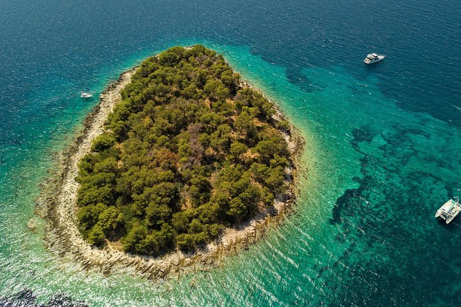 Blue Lagoon & Maslinica half day tour from Trogir - An In-Depth Review of the Blue Lagoon & Maslinica Tour