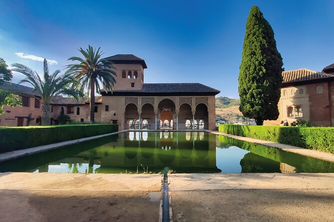 Guided visit to the Alhambra, Nasrid Palaces and Generalife - The Value of Guided Tours in the Alhambra