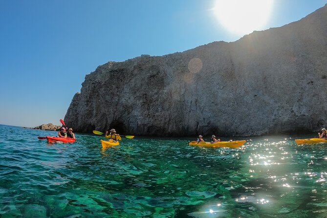 Kayaking Tour to the secrets of Milos - Key Points