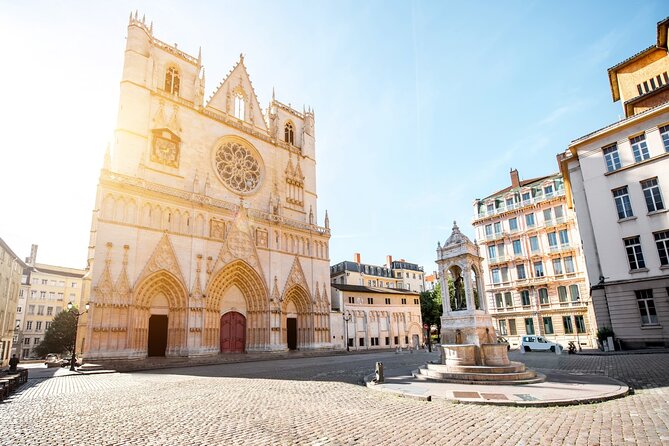 Lyon Old Town Tour with Sightseeing Cruise Tickets