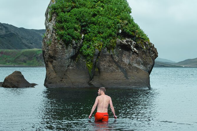 Nature Cold Therapy & Sauna - An Authentic Dive into Icelandic Wellness