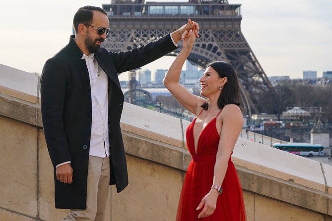 Photo Session in Paris - Photographer at the Eiffel Tower - What to Expect from the Eiffel Tower Photo Session