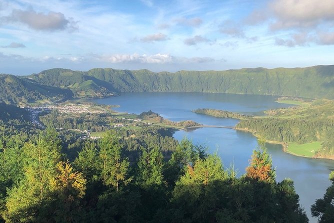 Private Full-Day 4x4 Tour to Lagoa do Fogo & Lagoa das Sete Cidades