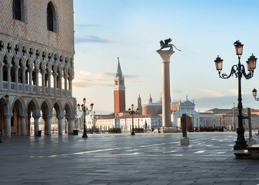 2 Days in Venice: Basilica, Doge, Murano & Burano + Gondola